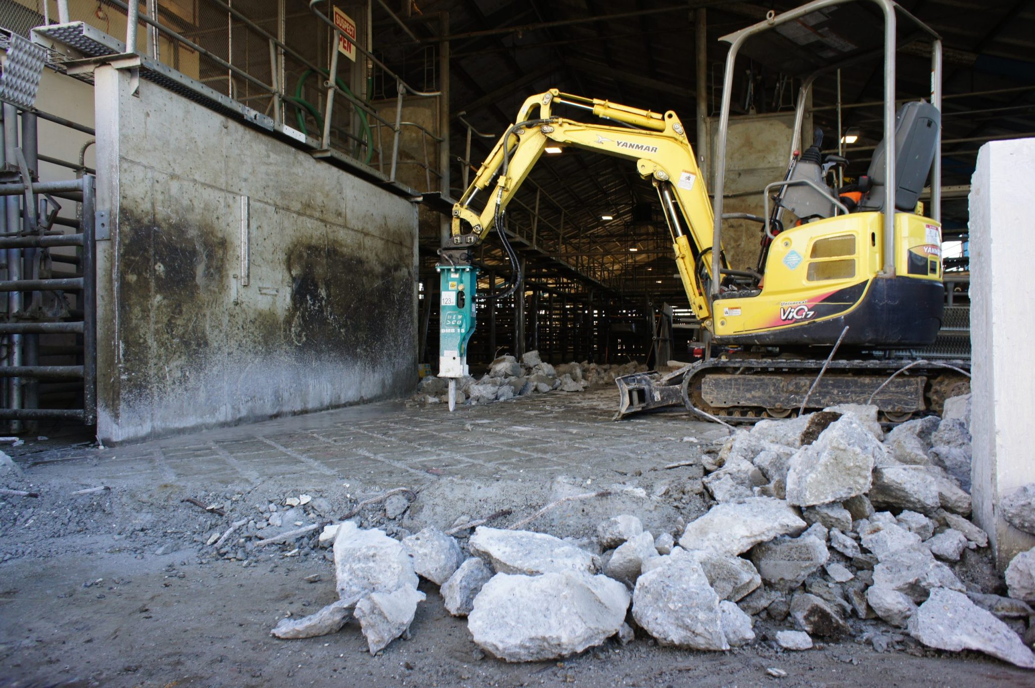 Compact Rock Breakers | Earthworm Attachments NZ