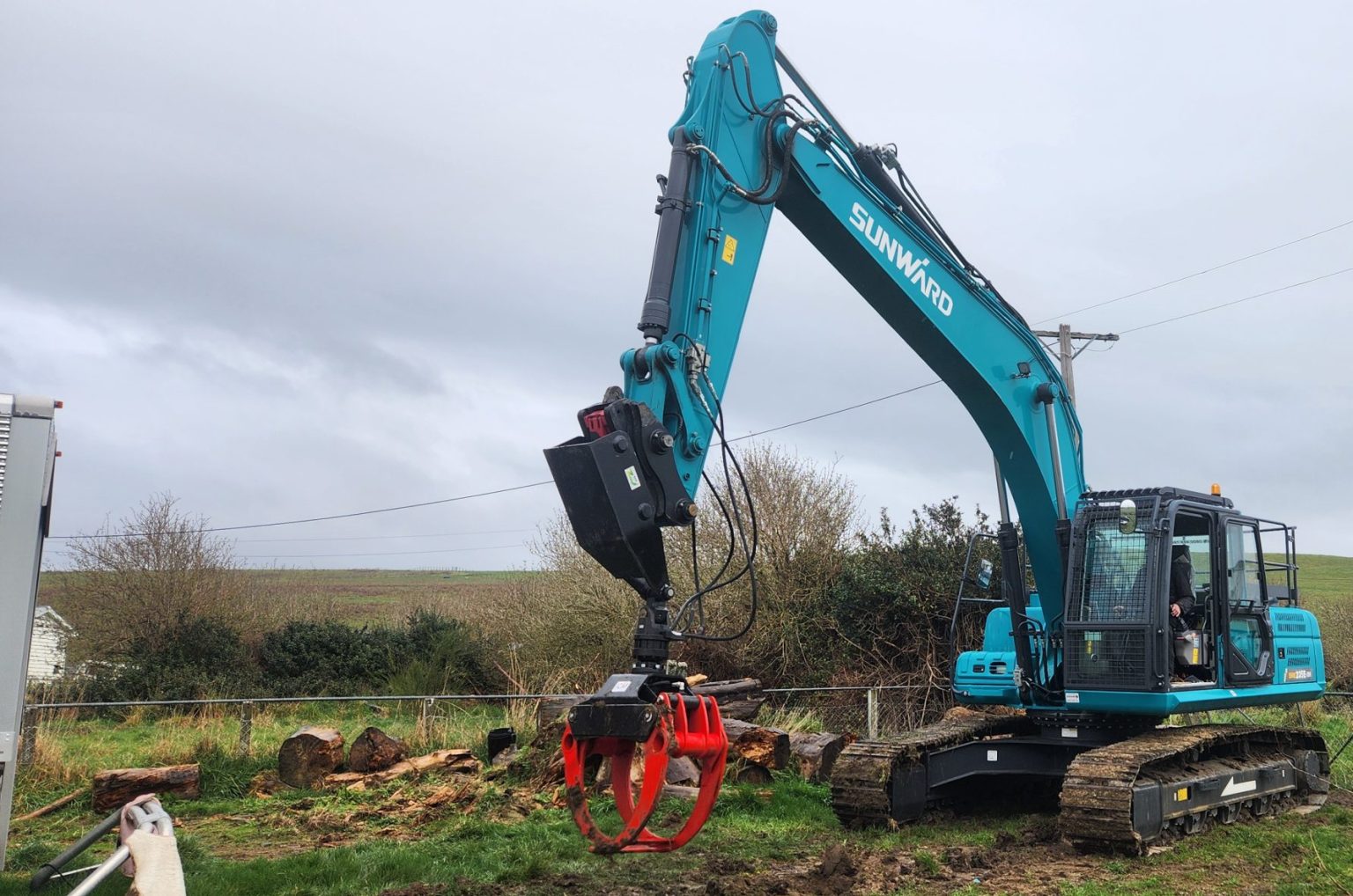 Grabs & Grapples | Earthworm Attachments NZ